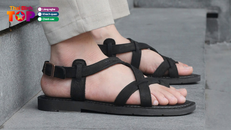 TOP 5 địa chỉ bán dép sandal nam tại Thái Bình mang bền đẹp